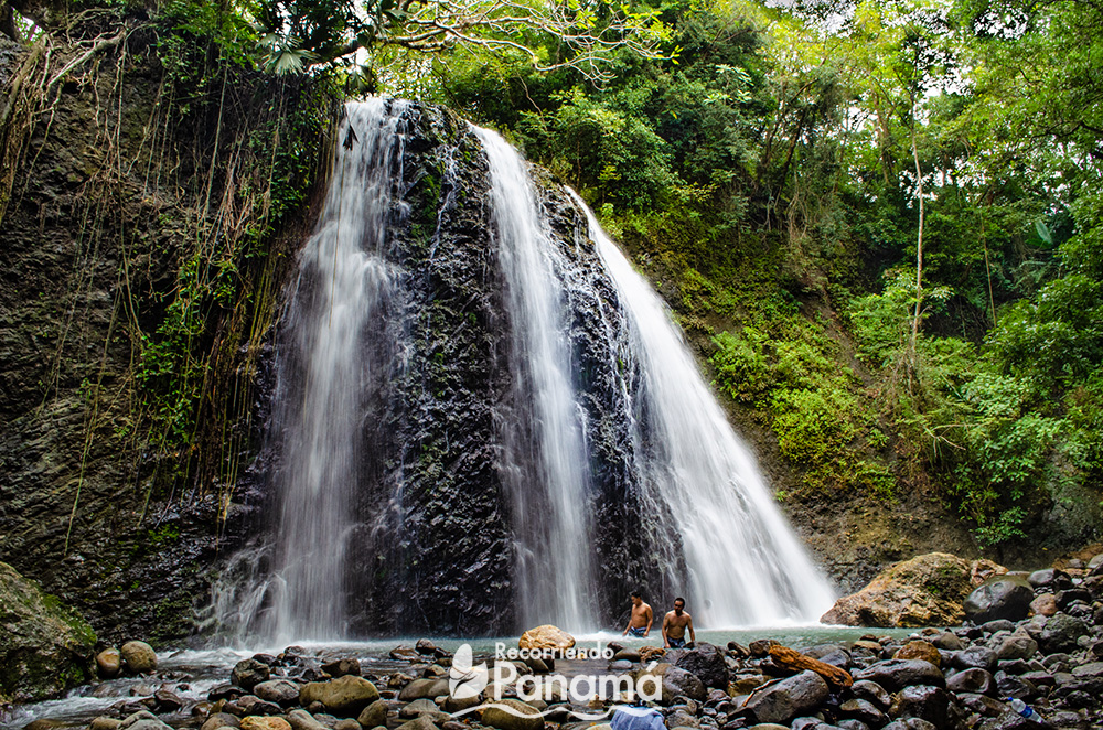 Knowing Nativa Waterfall · Recorriendo Panamá