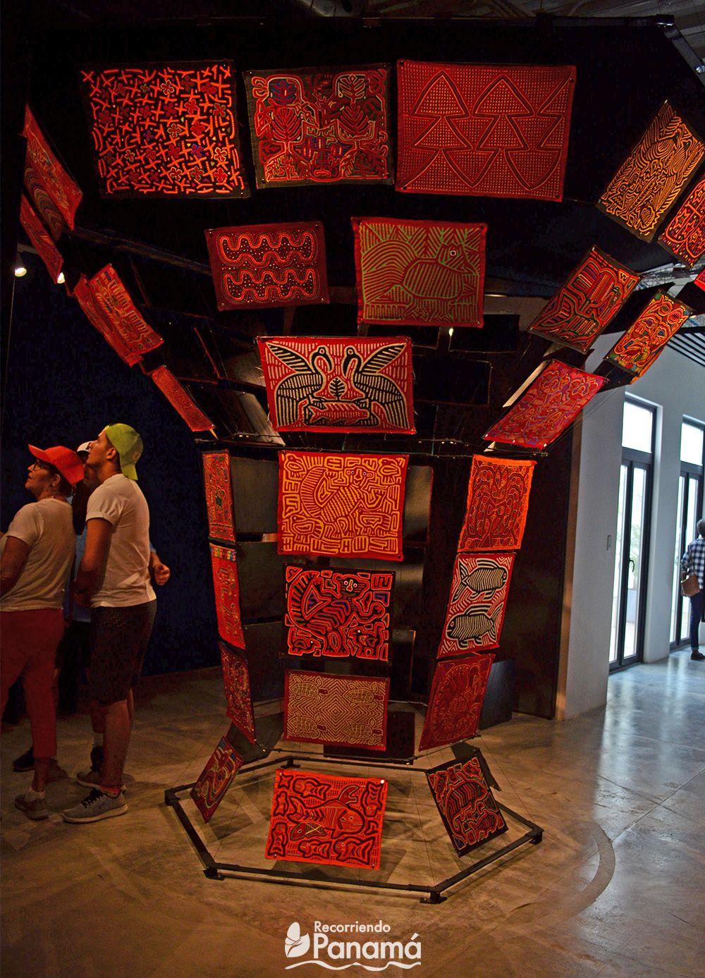 The Best Guided Museum in Panama, MUMO, Mola Museum · Recorriendo Panamá